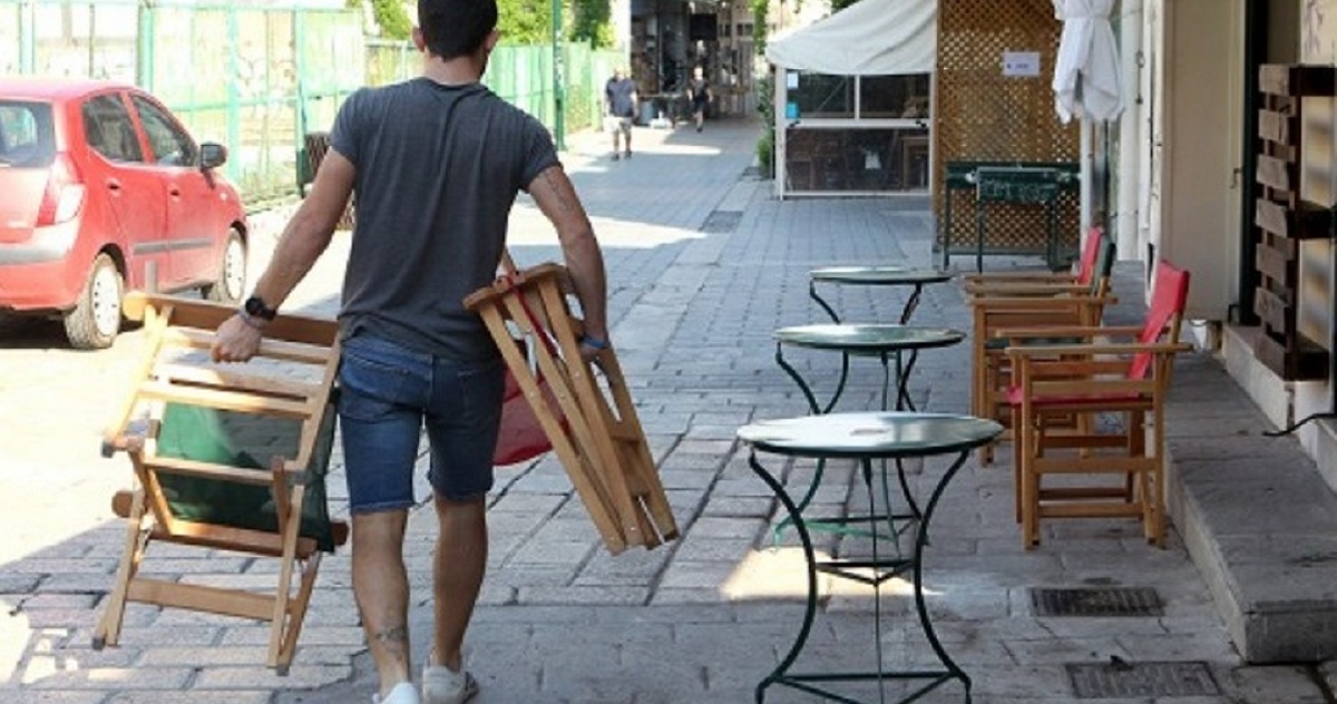 Μέχρι το Γενάρη παραμένουν τα τραπεζάκια έξω - iCookGreek